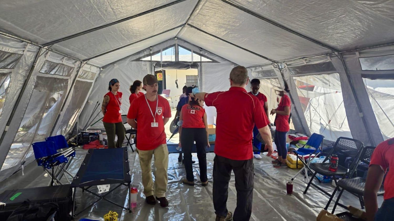 CMAT_JM_HurMel2025_EMT1_Setup_day1.jpg - Canadian Medical Assistance Teams